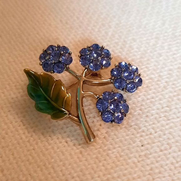 Monet | Jewelry | Monet Purple Rhinestone Flower Pin | Poshmark